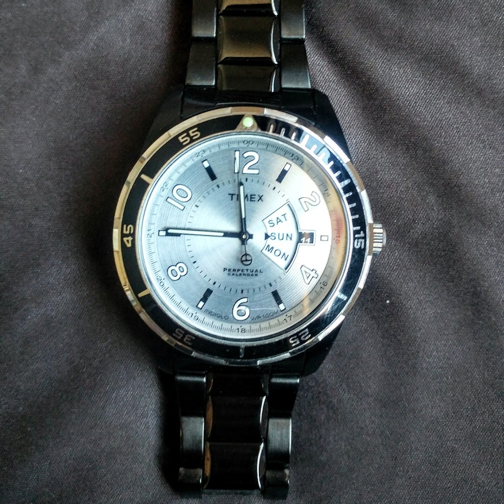 Timex Metallic Black Watch - Gem